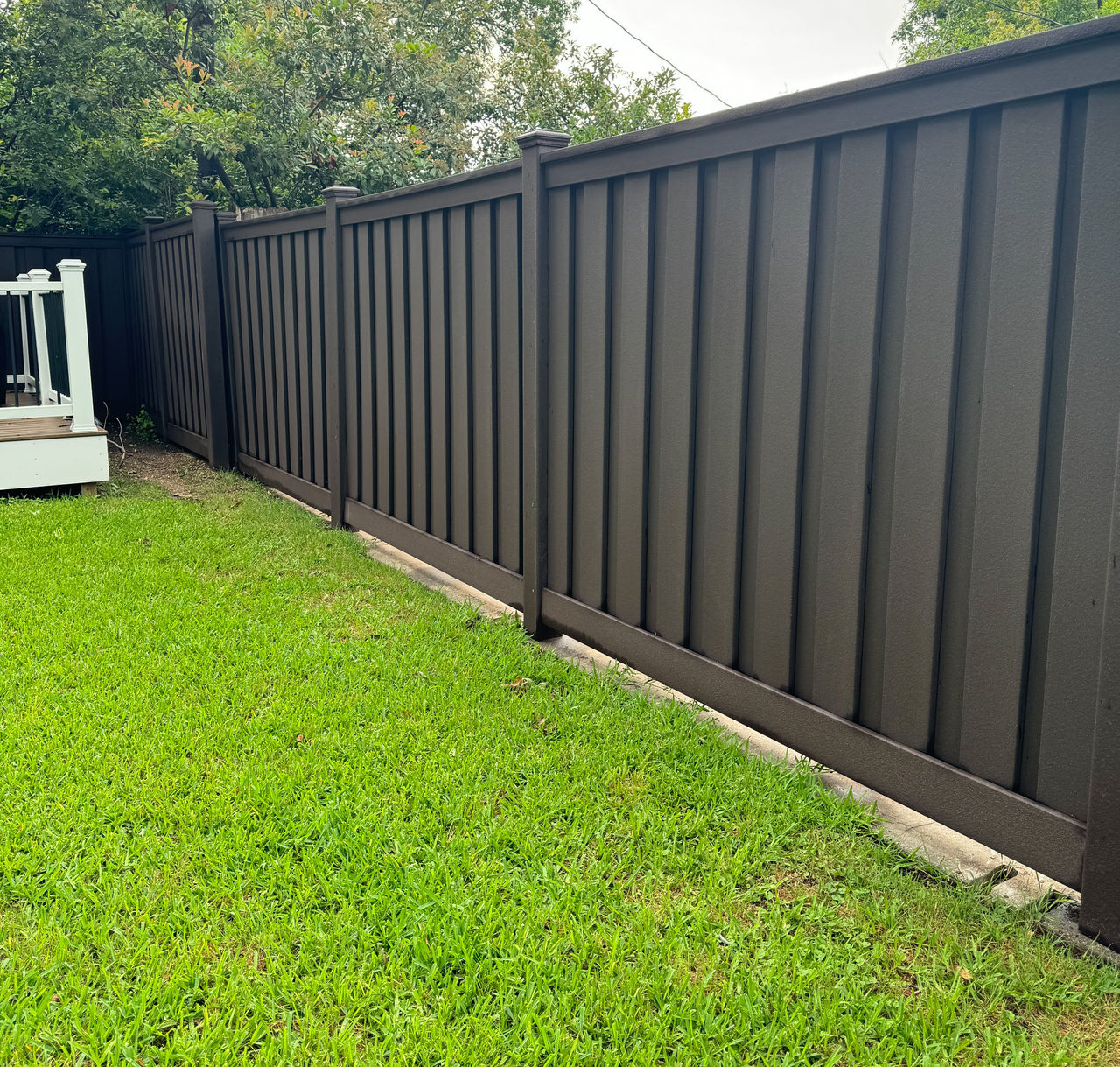 She’s the Carpenter Trex DIY Fencing Project | Trex